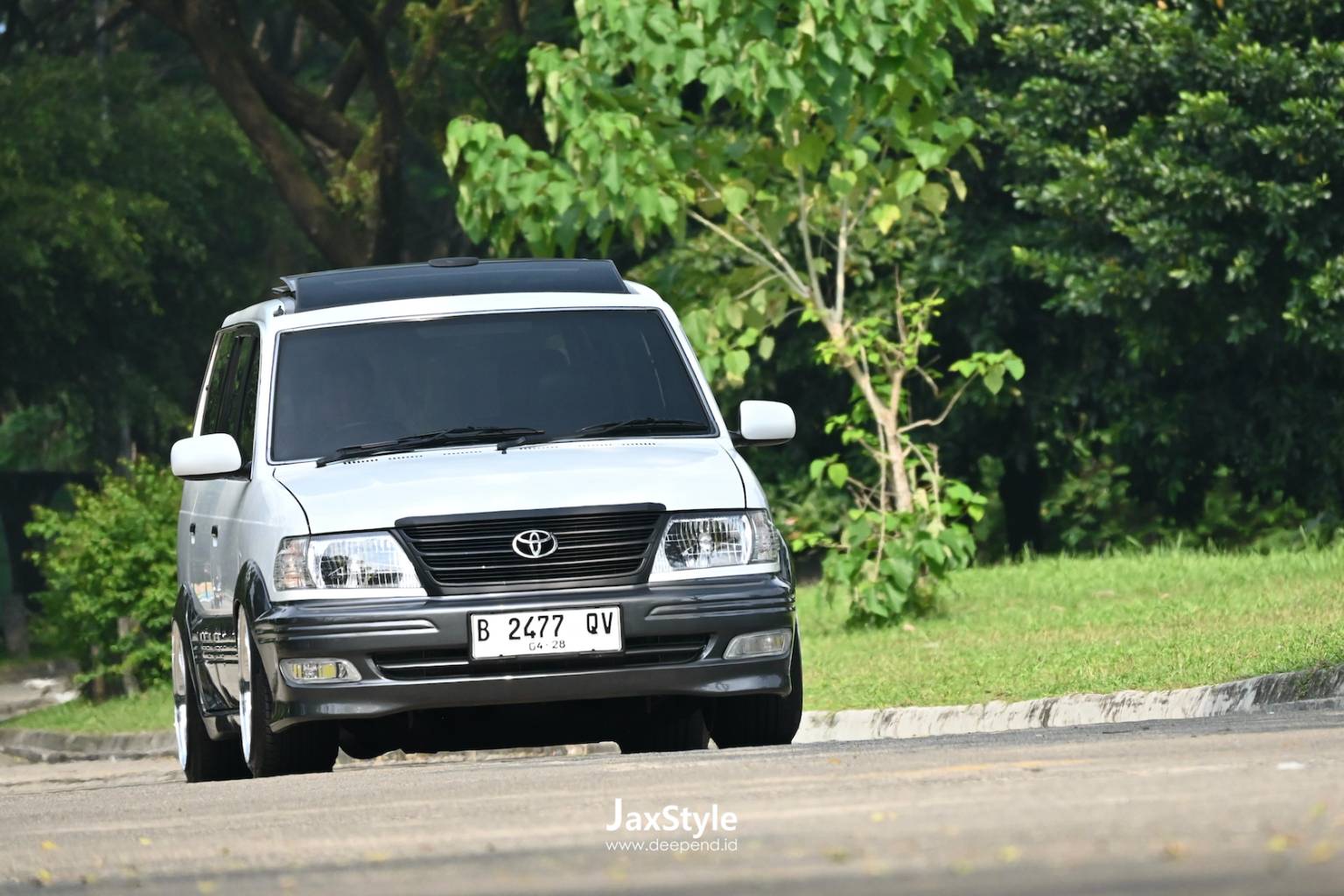 Modifikasi | Toyota Kijang Krista 2003 – TIMELESS – Deepend