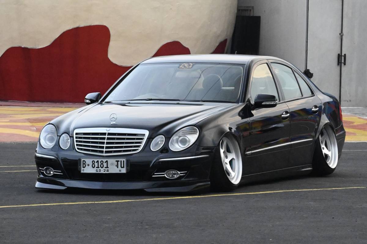 Modifikasi | Mercedes-Benz E 280 2008 – FEELAIR CHARACTER – Deepend