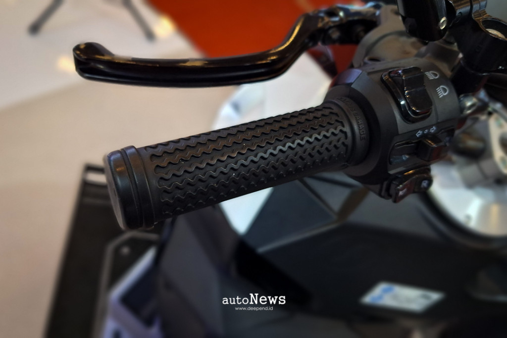 Modifikasi ALVA Cervo Katros Garage at IMOS 2025 (4) – Deepend