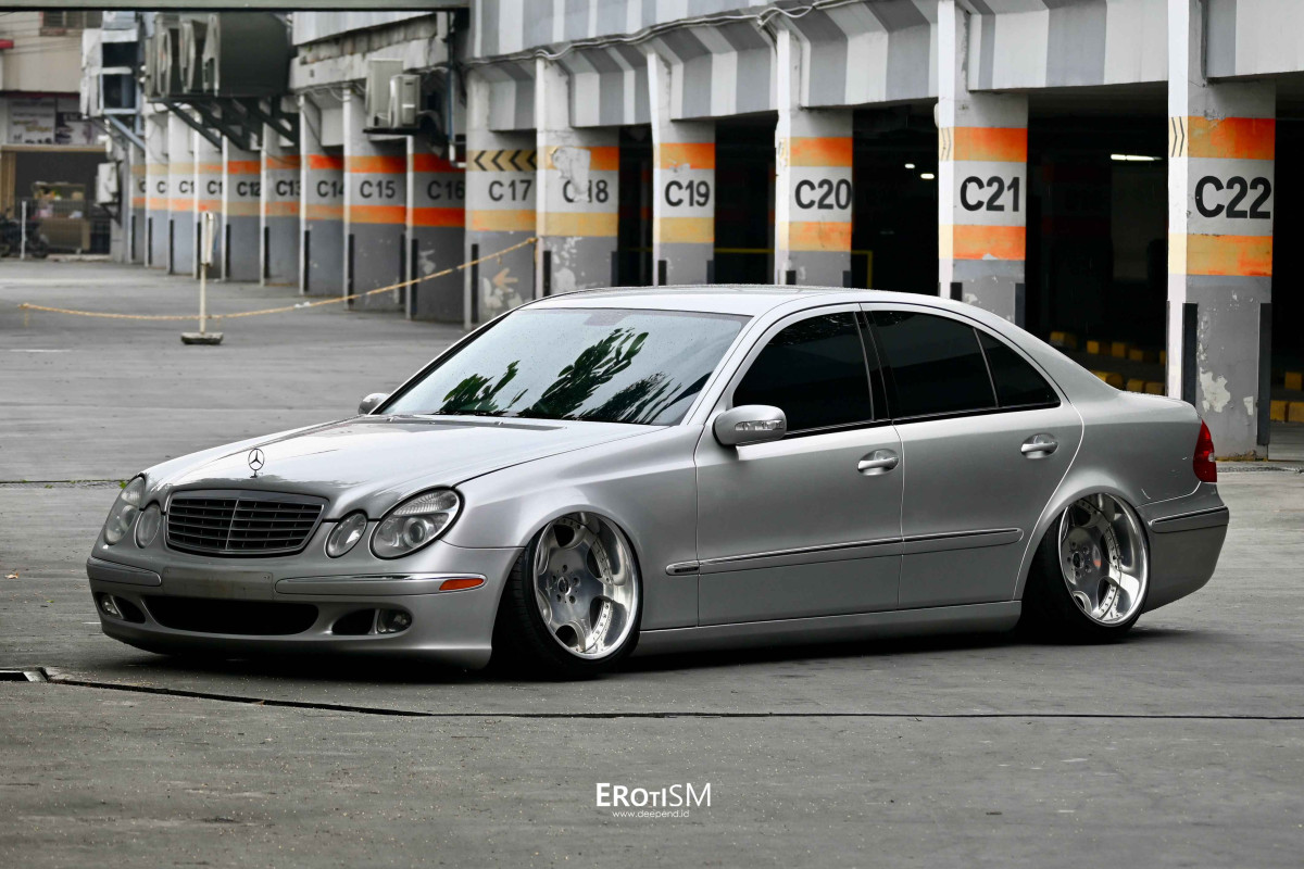 Modifikasi | Mercedes-Benz E 260 2003 – CARLOS SANG KAKI TANGAN – Deepend